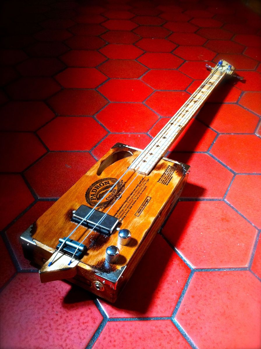 Sandman – 2 String Bass | Five Points Instruments